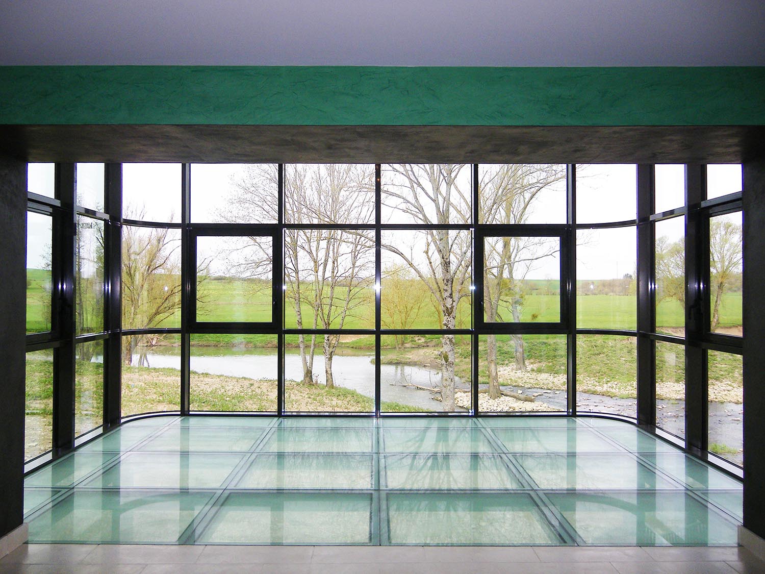 Dalle de sol en verre : plancher en verre transparent | Miroiterie Righetti